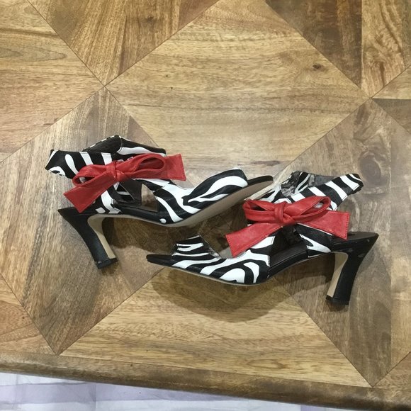 Array | Shoes | Array Sandals Size 2w New | Poshmark